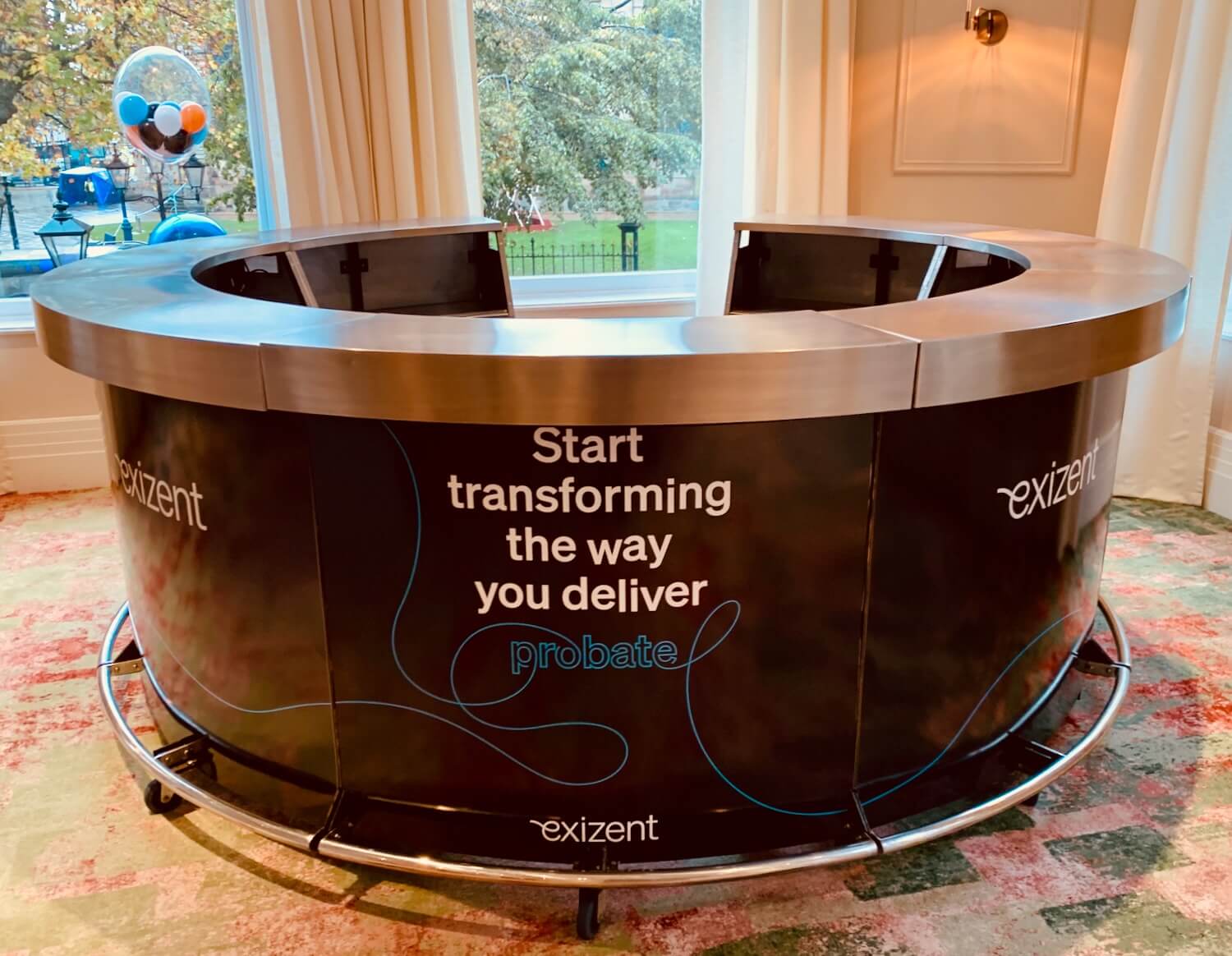 Round Bar Hire - Circular Bar Hire - Centrepiece Mobile Bar Hire